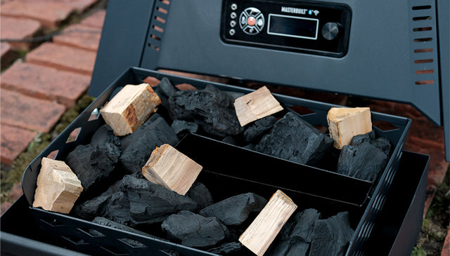 How to Choose the Right Smoking Wood - Masterbuilt