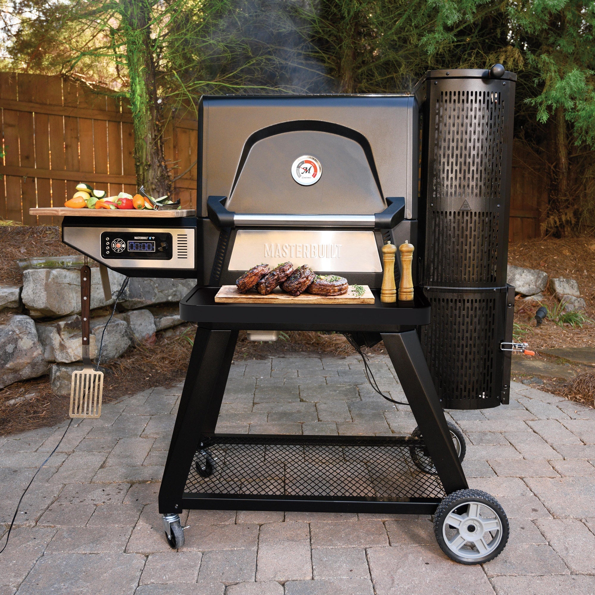 Masterbuilt® Gravity Series® 560 Digital Charcoal Grill + Smoker
